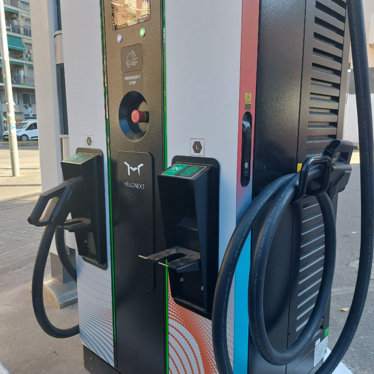 Stations de recharge pour véhicules électriques - ElectromapsZONA ...
